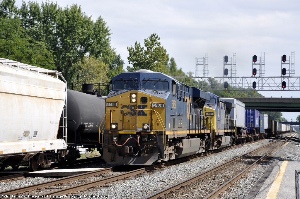 CSXT 5469(ES44DC) and CSXT 85(AC44CW) power L173-03